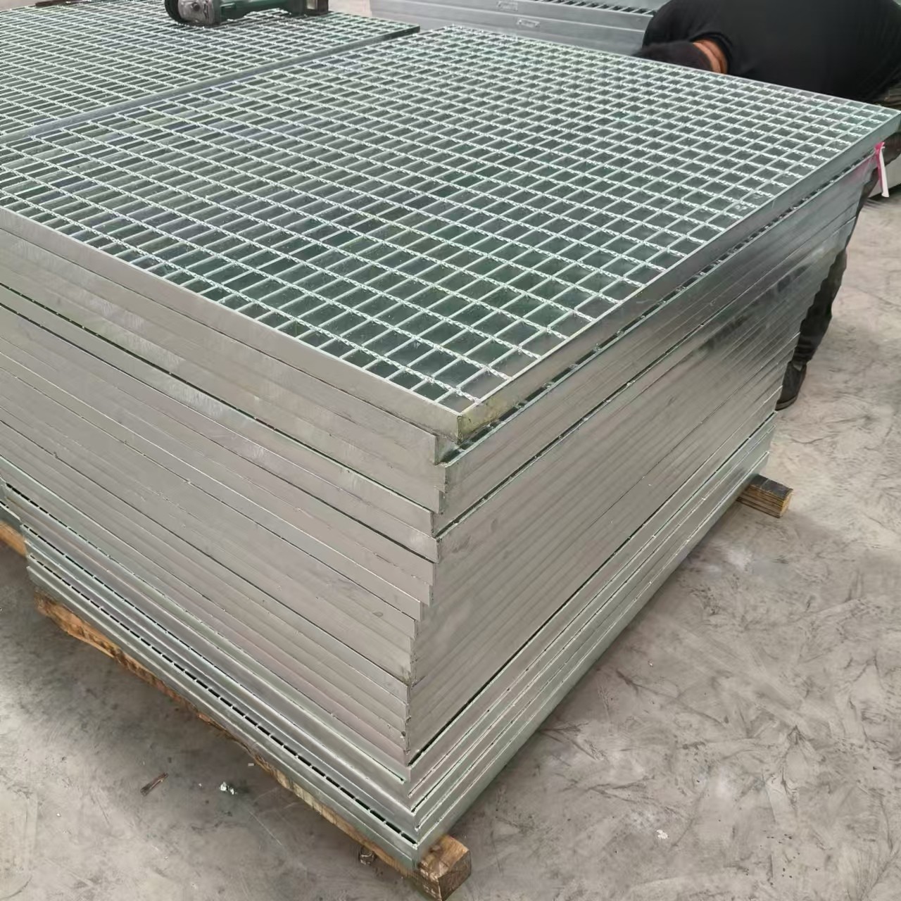 Stylish Steel Grating for Modern Interiors: Enhancing the Aesthetic of ...