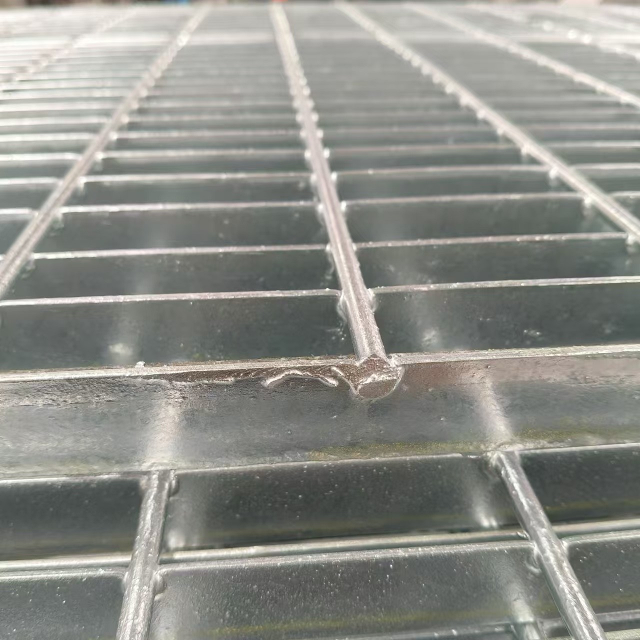 Corrosion-Resistant Steel Grating for Coastal and Offshore Installations