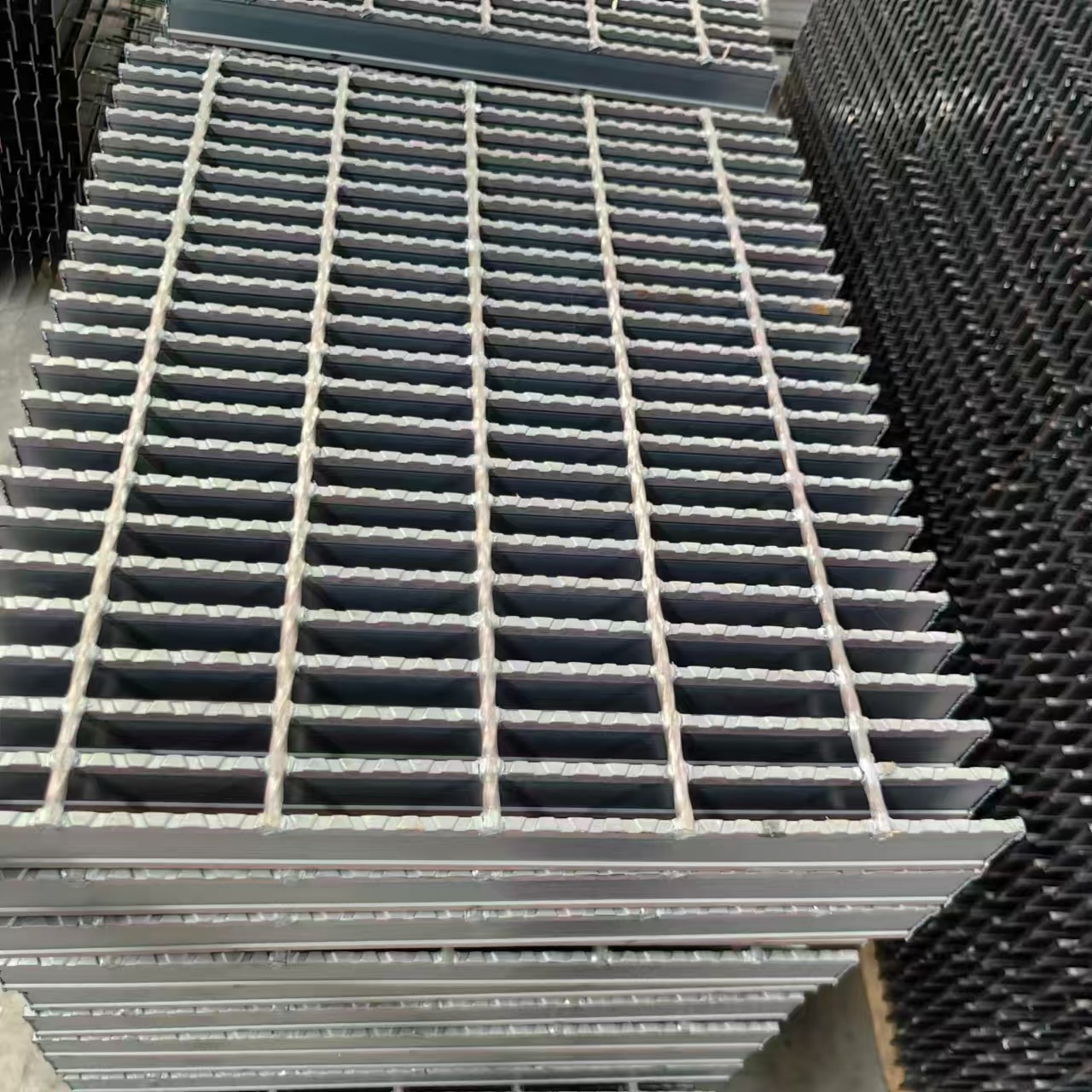 30mm Lwm Galvanized Steel Expanded Metal Sheet / Aluminum Expanded ...