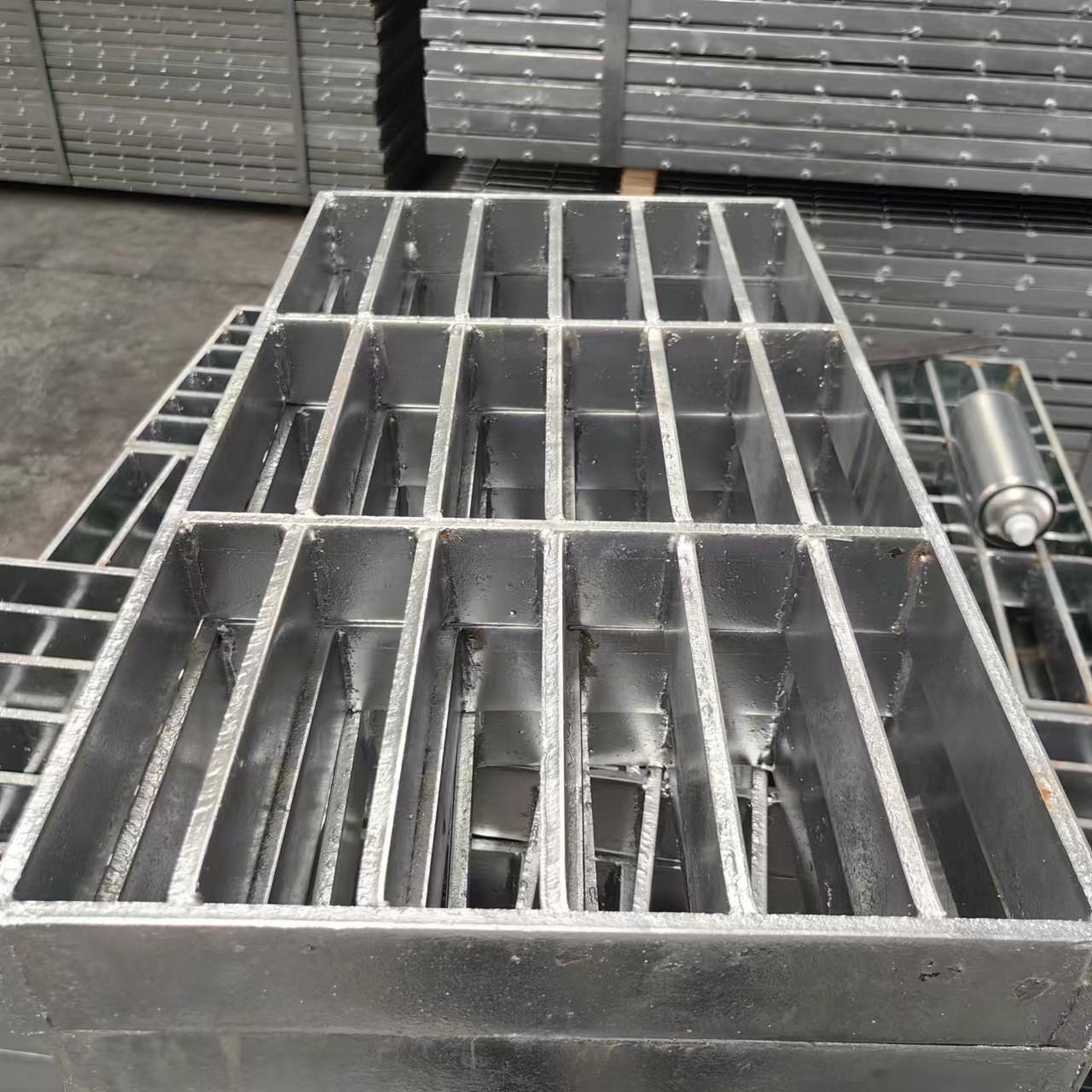 Bright Surface Bar Grating Mesh / Flat Steel Grating with Flat Bars ...