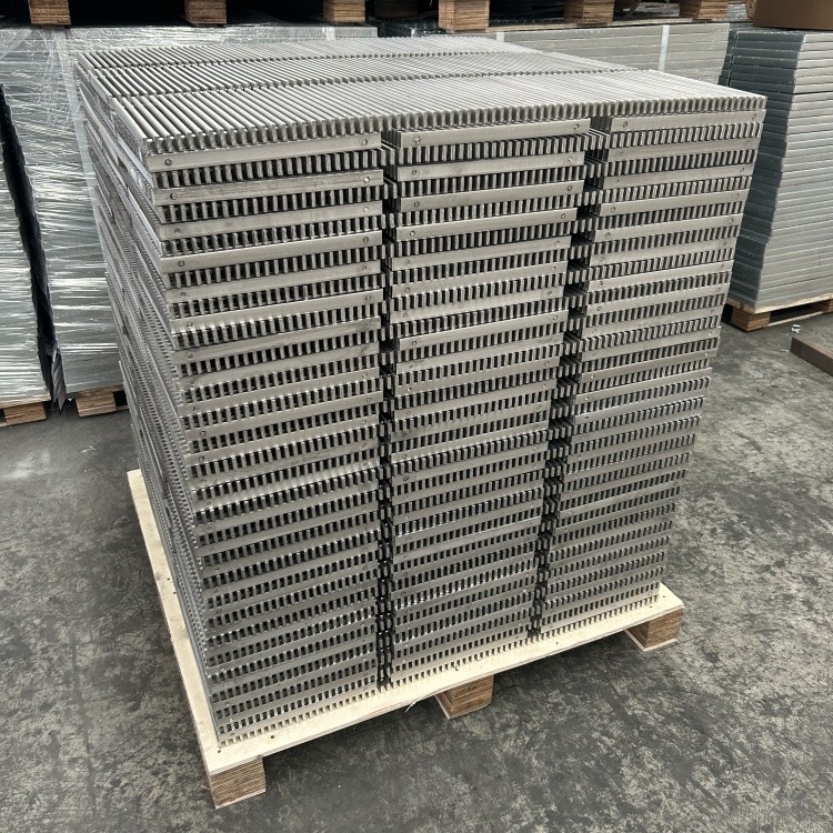 30mm Earing Bar Pitch Stainless Steel Grating with Flat Bar Type Bar ...